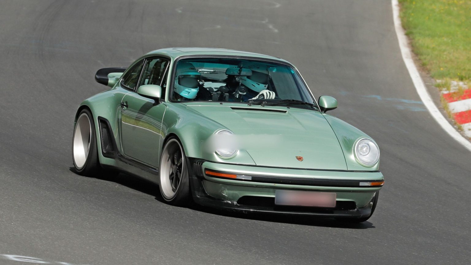 Singer Reimagines the Porsche 930 Turbo: A Perfect Blend of Classic ...