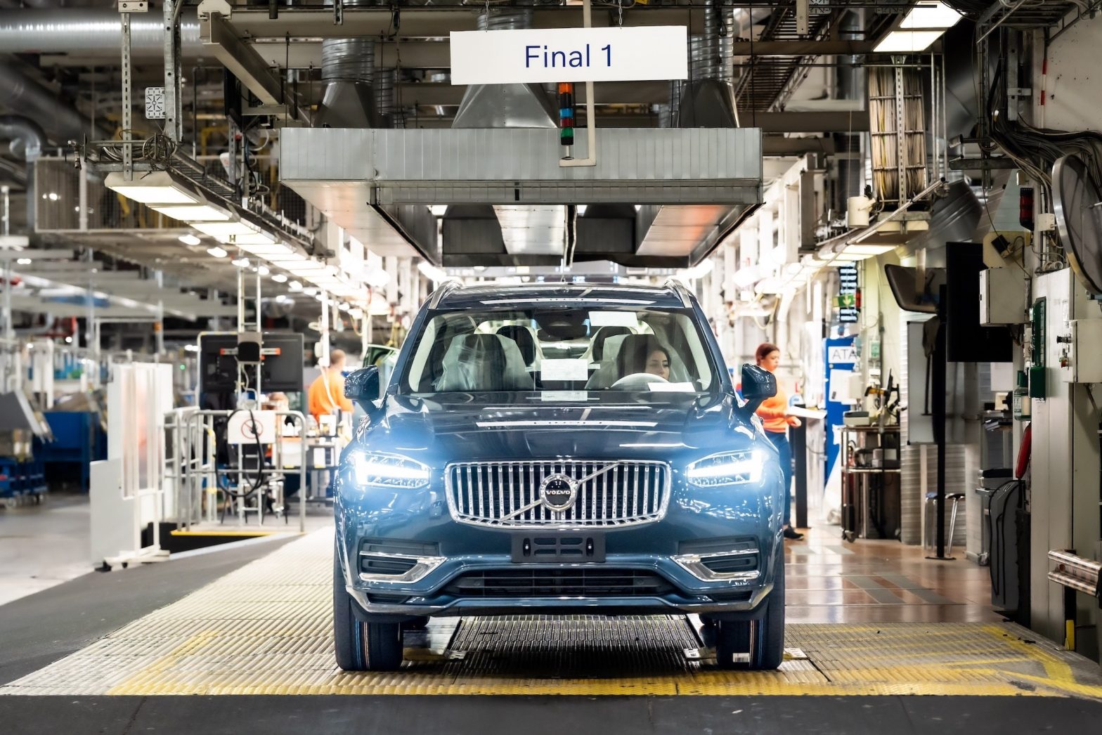 Volvo’s 2025 XC90 Redefines Luxury and Technology with Advanced Hybrid ...