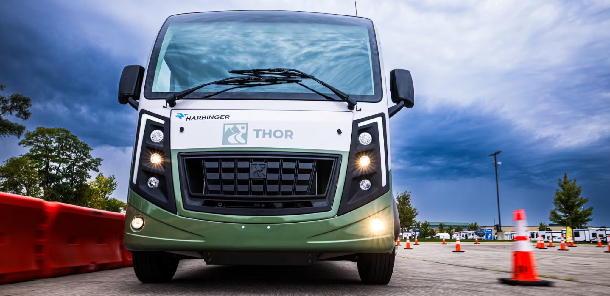 Thor Industries Class A Hybrid Motorhome That Offers Over 500 Miles on ...