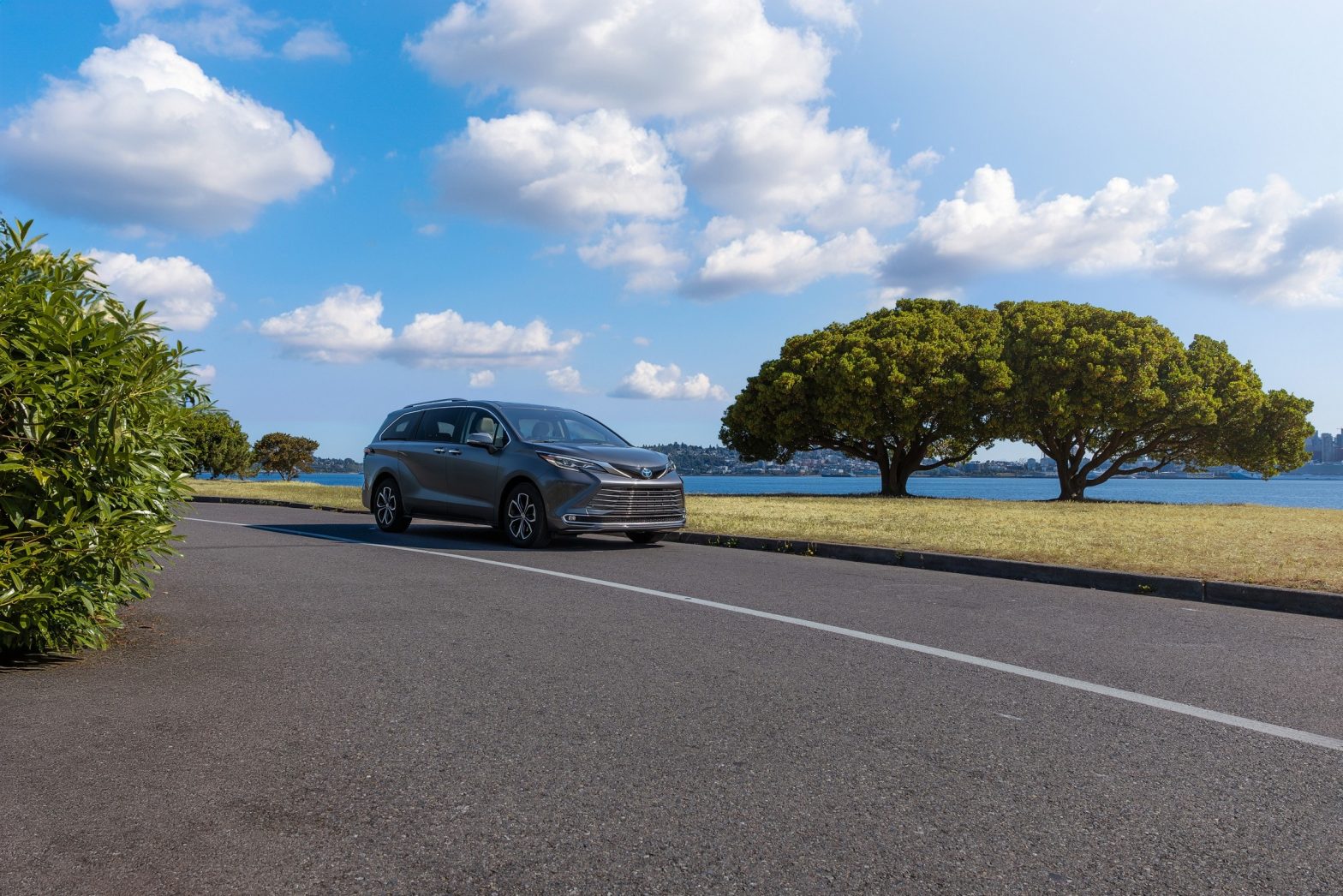 2025 Toyota Sienna Debuts Advanced Safety Features and Redesigned ...