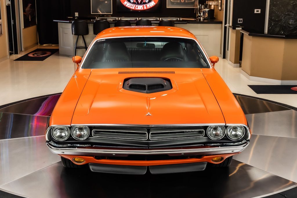 The Iconic Dodge Challenger HEMI R/T: A Rare American Muscle Car with ...