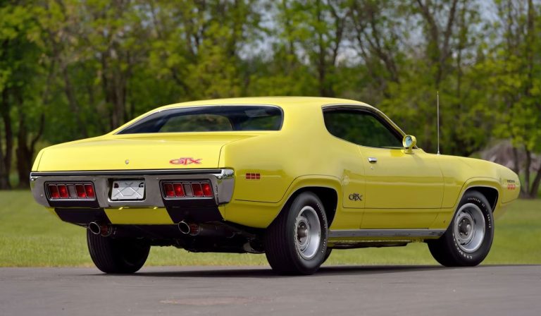 1971 Plymouth GTX: The Last HEMI Muscle Car Icon and Its Enduring ...