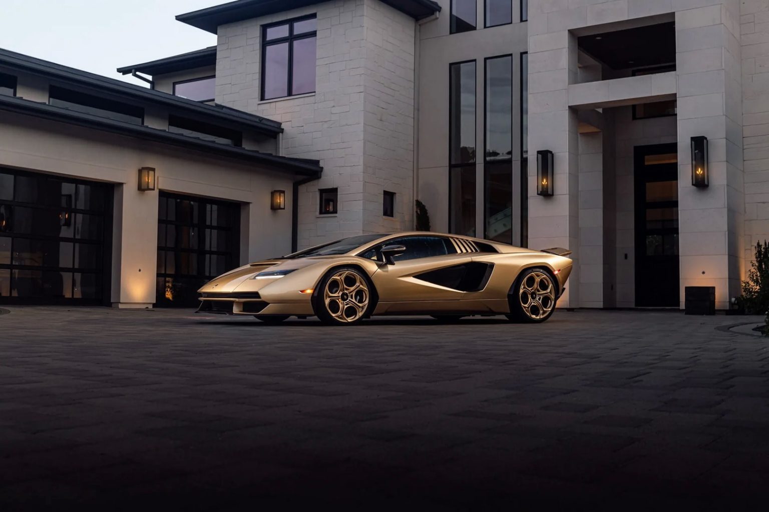 Lamborghini Countach LPI 800-4: A Limited Edition Supercar with Modern ...