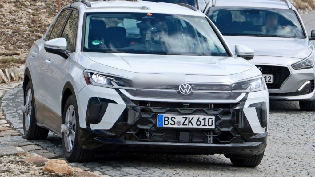 2025 Volkswagen T-Roc Spied Testing with Aggressive Updates and New ...