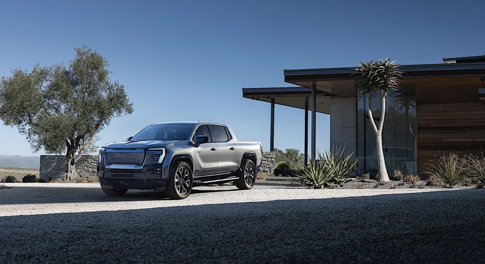 2025 GMC Sierra EV Denali Adds Range Options, Luxury Features, and ...