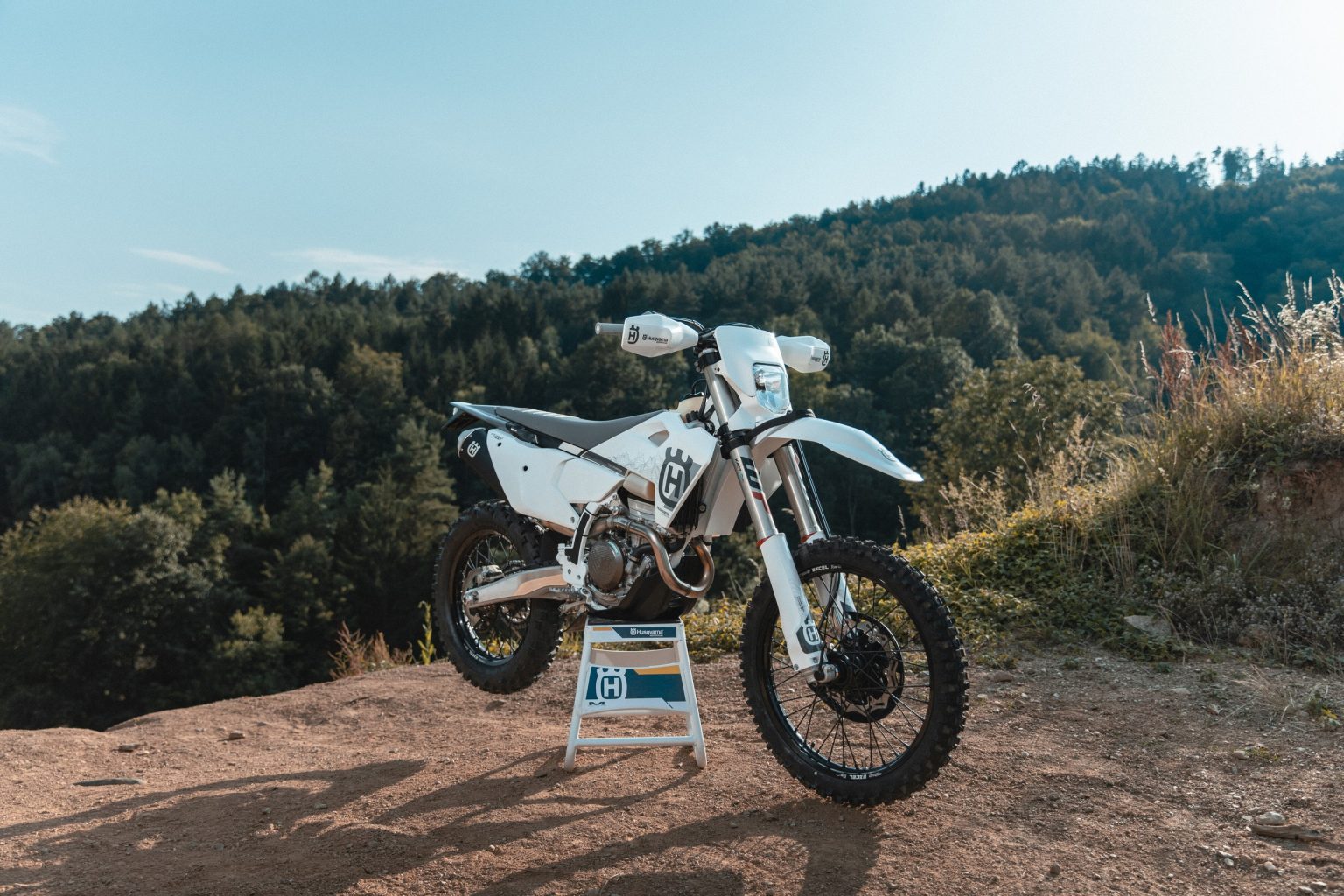 Husqvarna Reveals Upgraded 2025 TE 300 Pro and FE 350 Pro with Enhanced ...