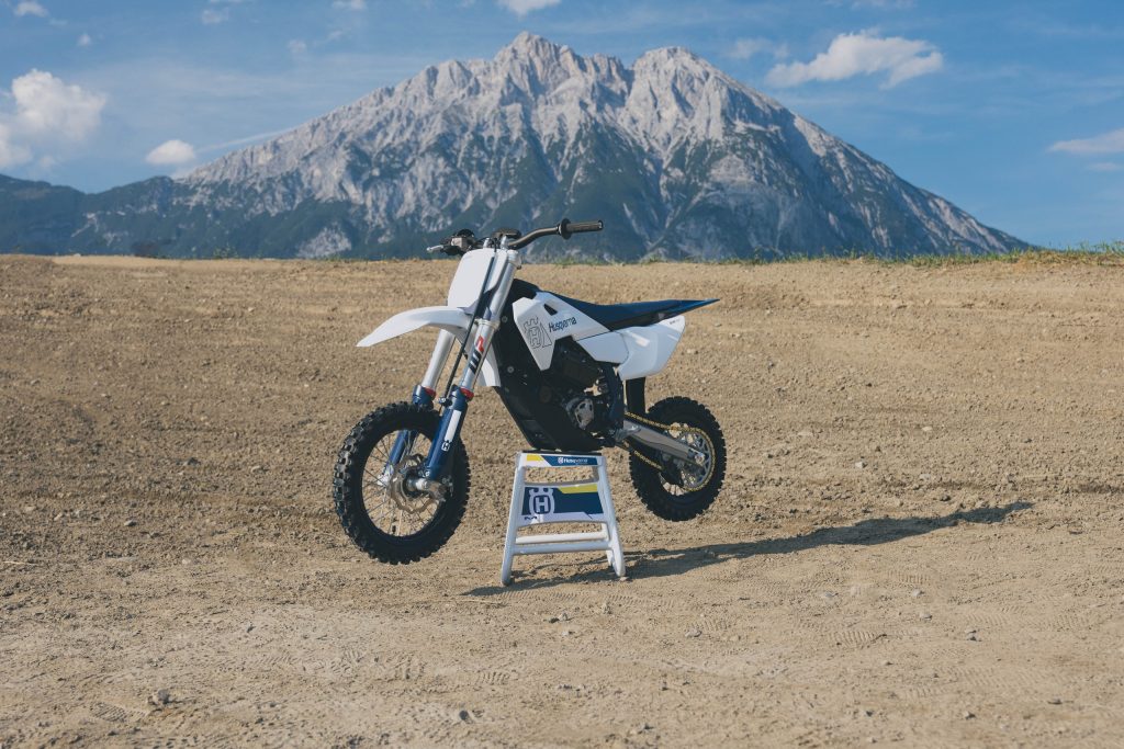 Husqvarna EE 5 Electric Minimoto: Eco Friendly Motocross for Young ...