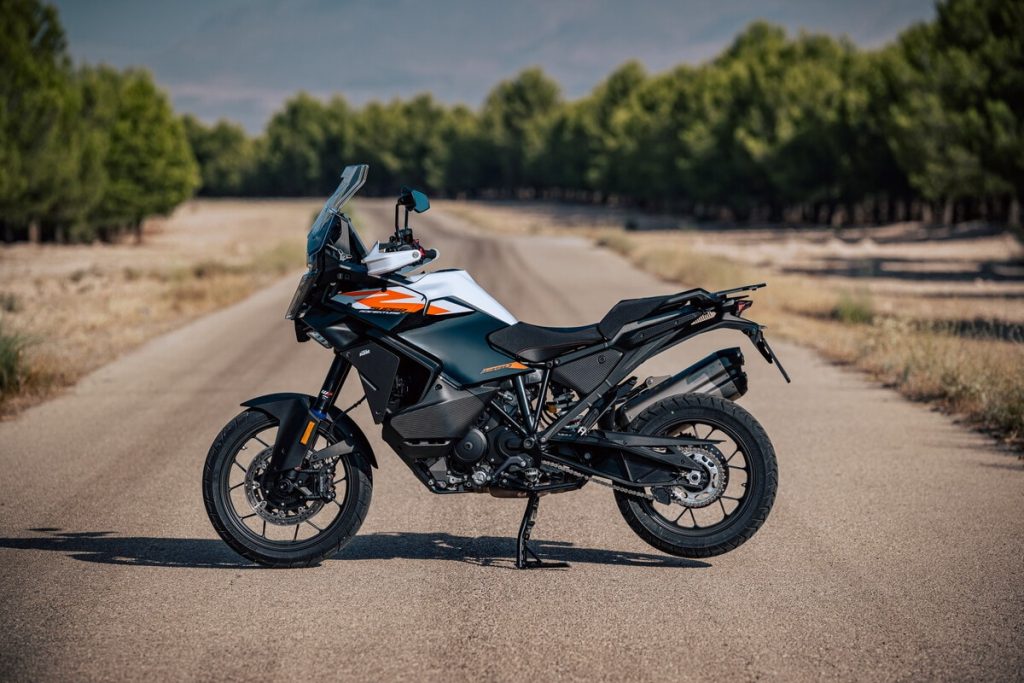 KTM 1390 Super Adventure S Launches with Enhanced Engine, New Tech, and ...