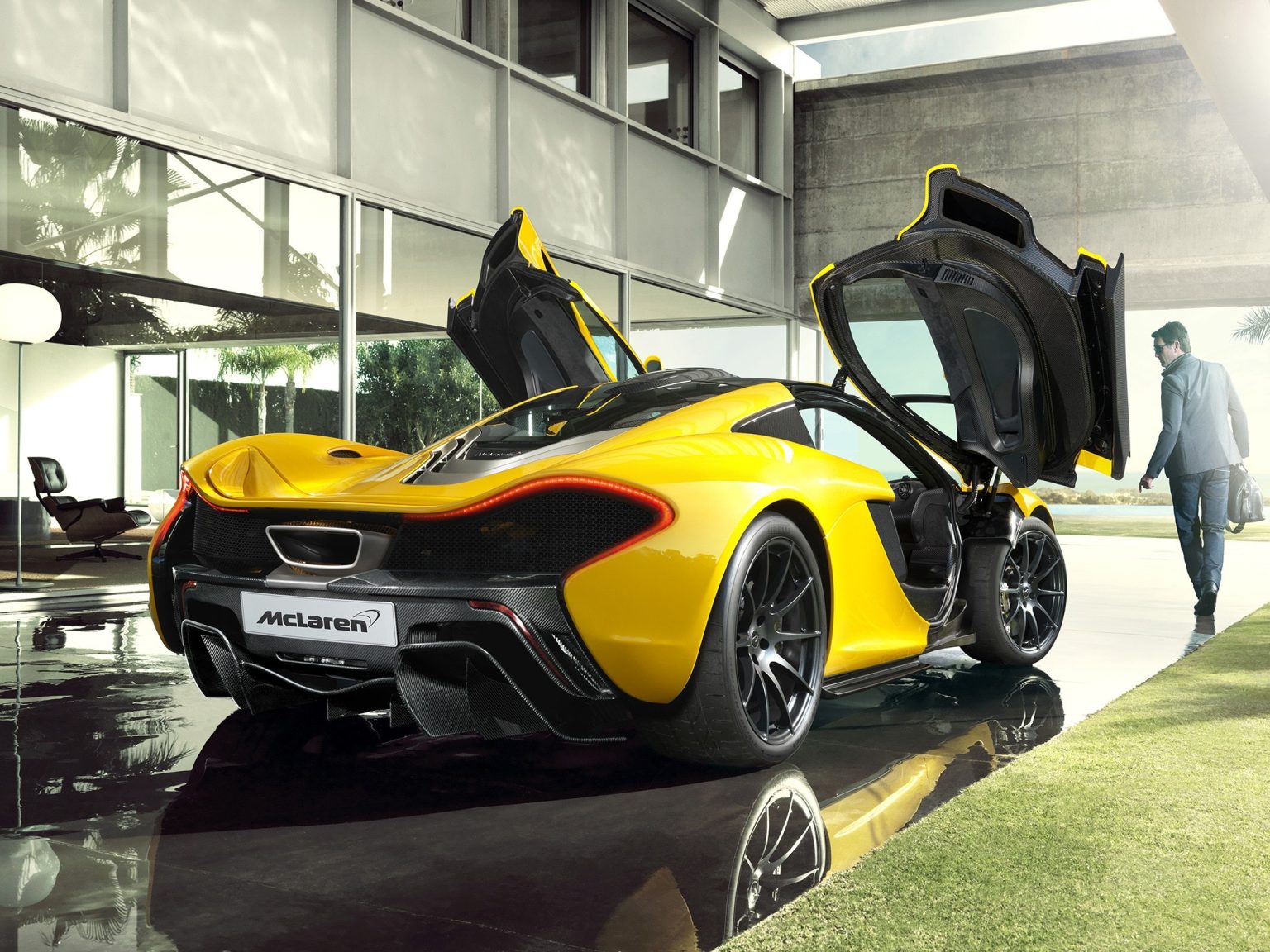 McLaren's New W1 Hypercar: A Hybrid Supercar with 1,000+ HP - DAX Street
