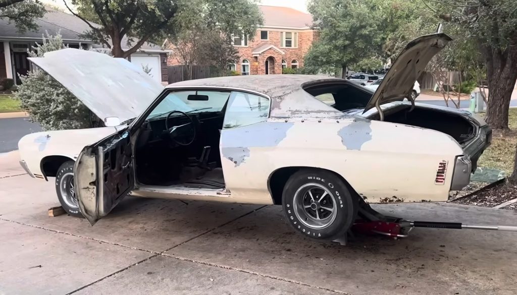 Rare Black Vinyl Top 1970 Chevrolet Chevelle Found Needing Full ...