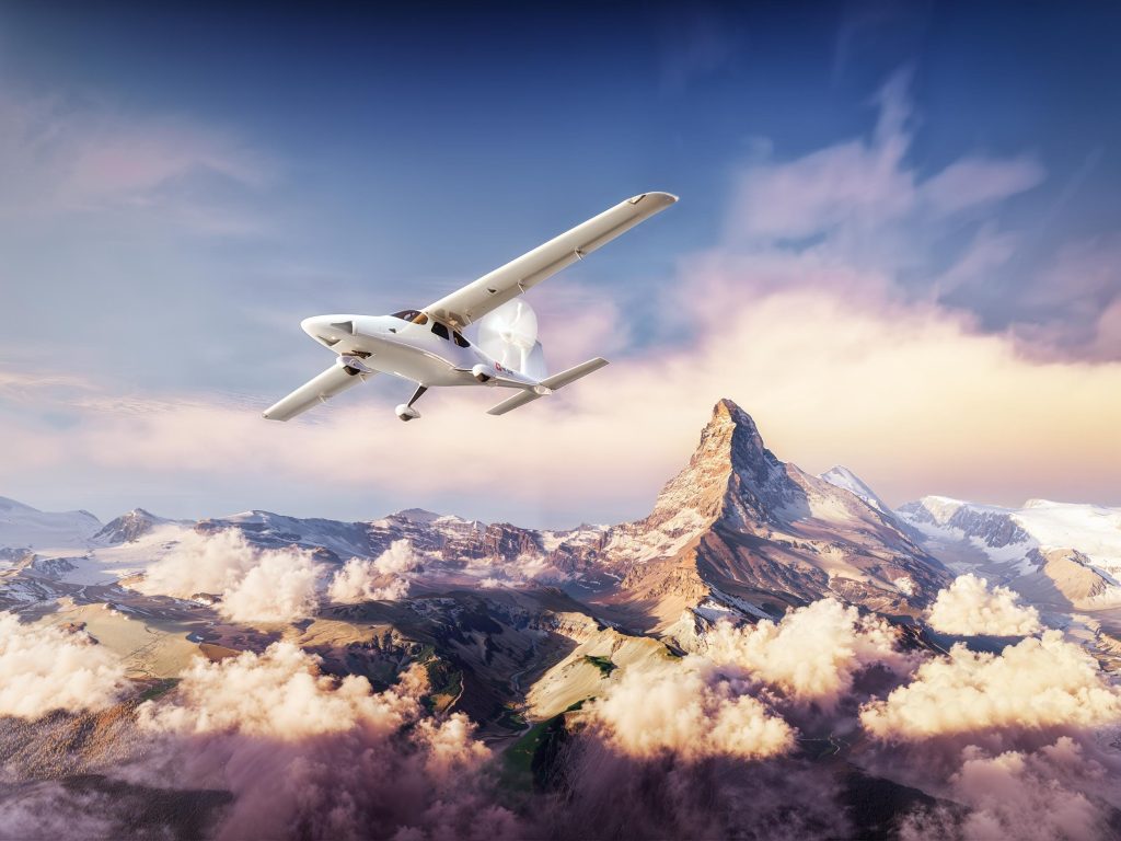 FlyOnE and Smartflyer Revolutionize Electric Aviation with SF1 Hybrid ...