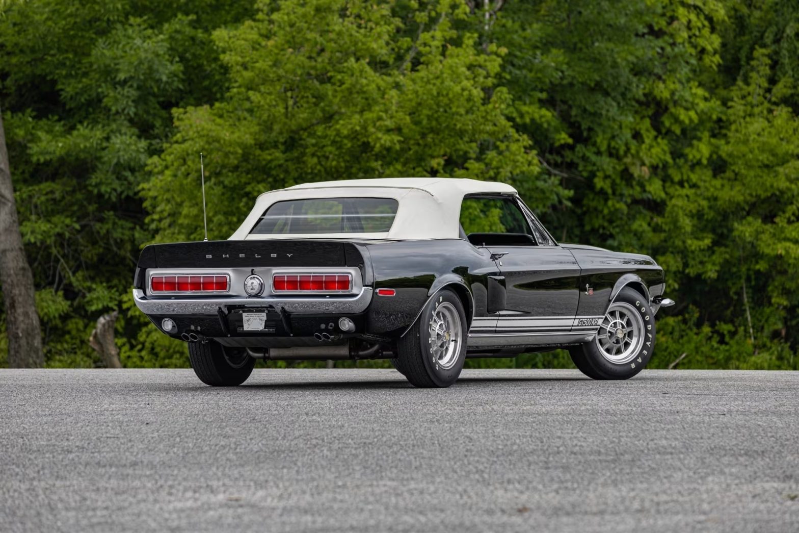 Ford Mustang Shelby GT500, Classic Muscle Car Model Listed for Record ...
