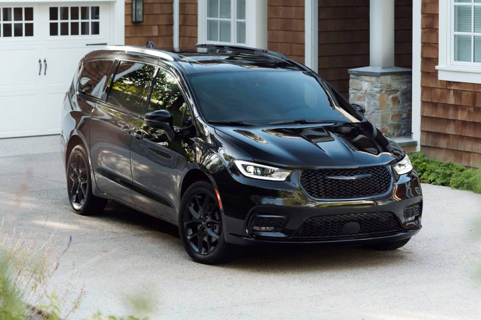 2025 Chrysler Pacifica Minivan, Specifications, Features and Powertrain ...