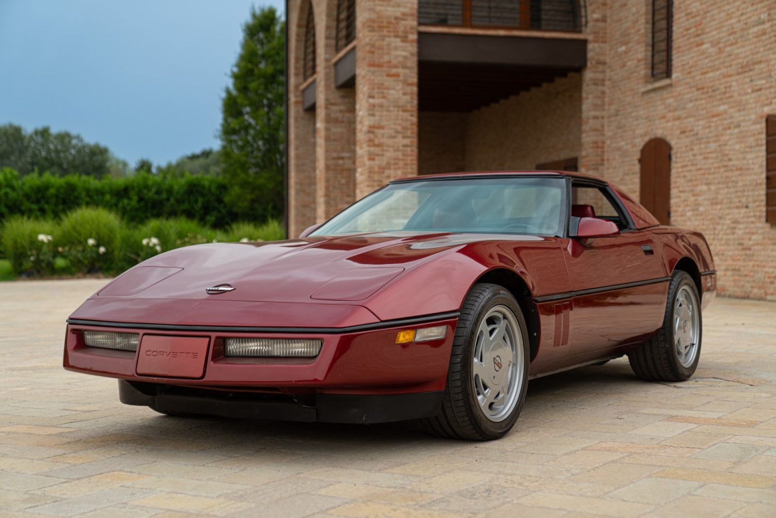 10 Most Iconic Cars That Defined the 1980s - DAX Street