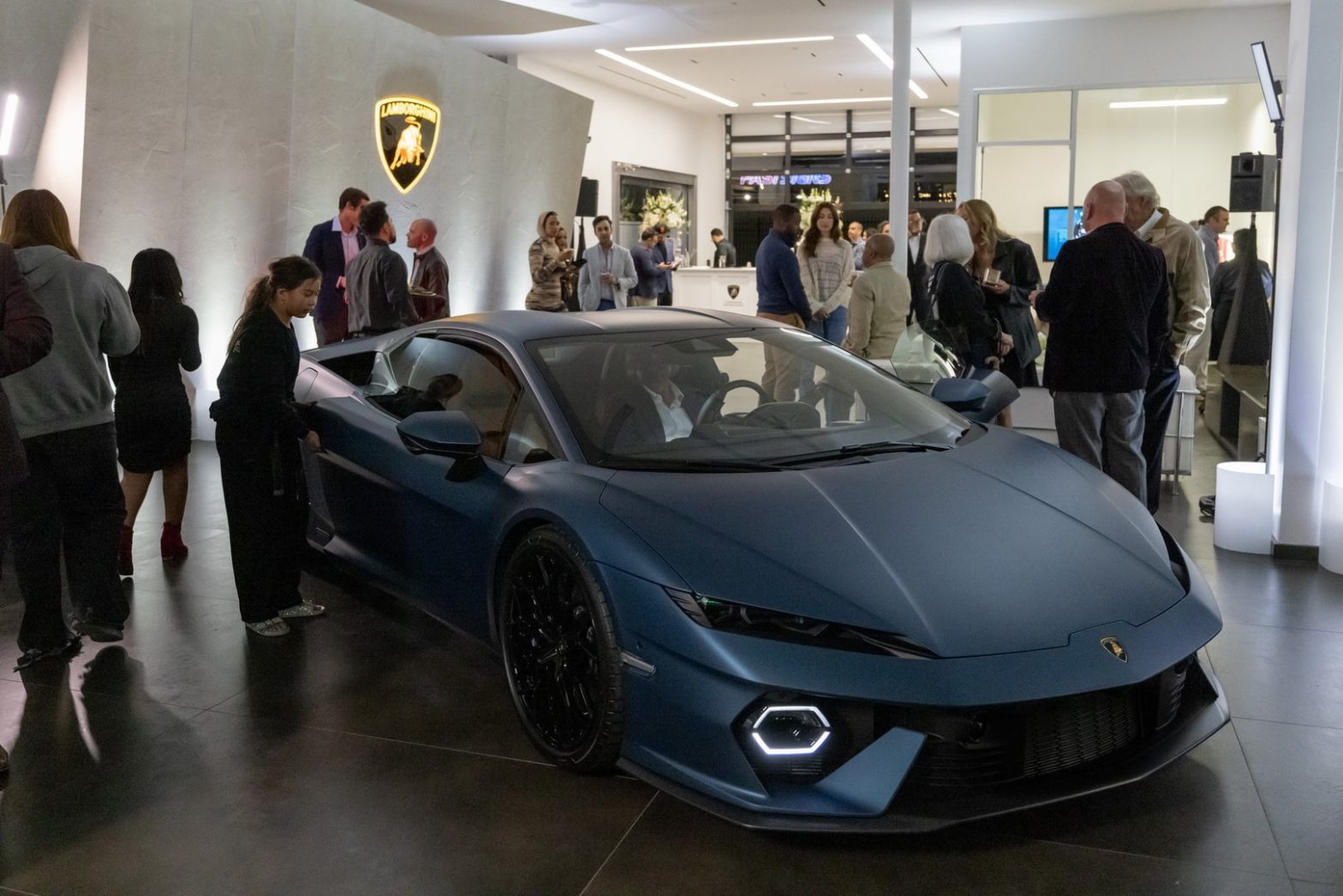 Lamborghini’s New San Francisco Showroom Debuts Hybrid Lineup ...