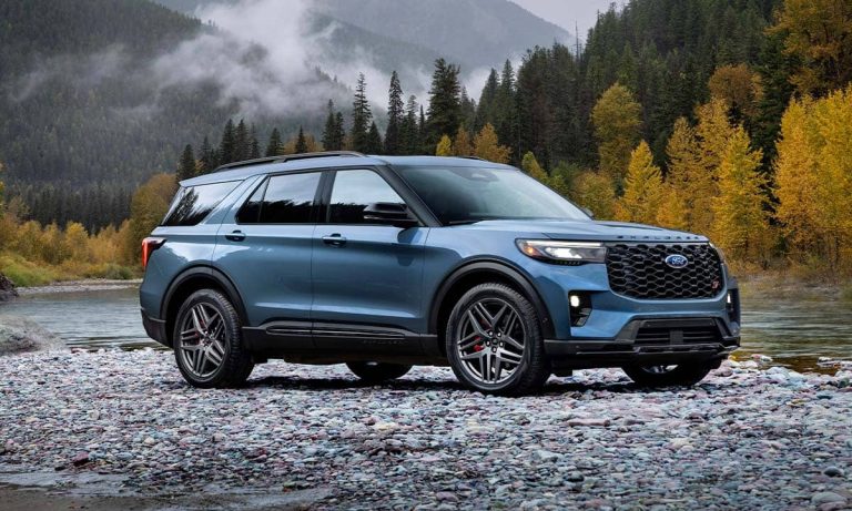 10 Best Cars for Outdoor Enthusiasts and Adventurers - DAX Street