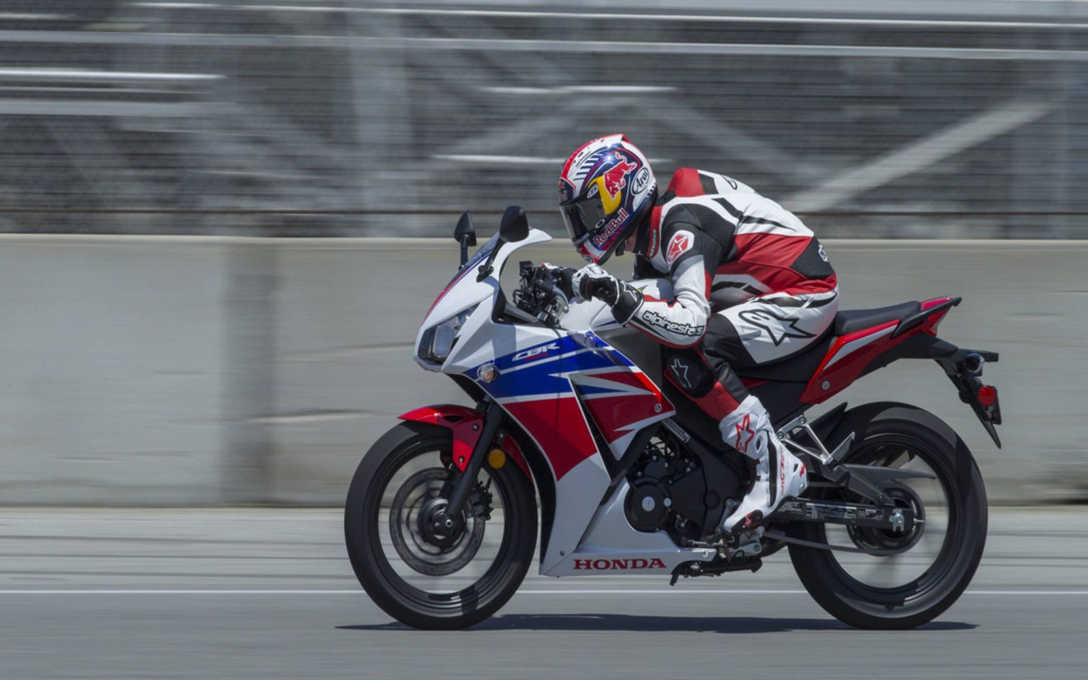 Top Lightweight Motorcycles for Beginners in 2025 for Easy Handling and ...