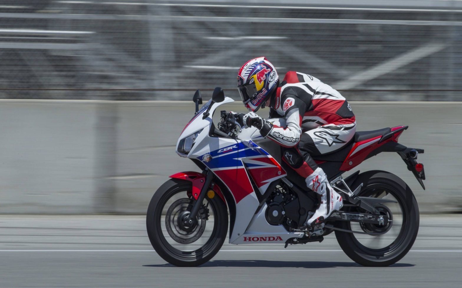 Top Lightweight Motorcycles for Beginners in 2025 for Easy Handling and ...