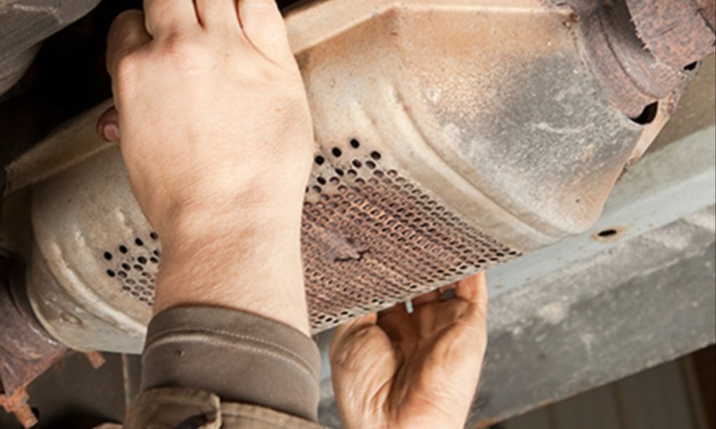 9 Warning Signs of Catalytic Converter Failure and How to Extend Its ...