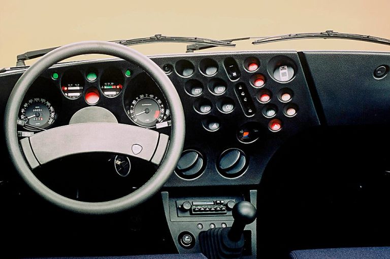 10 Cars With the Most Bizarre Steering Wheel Designs Ever Made - DAX Street
