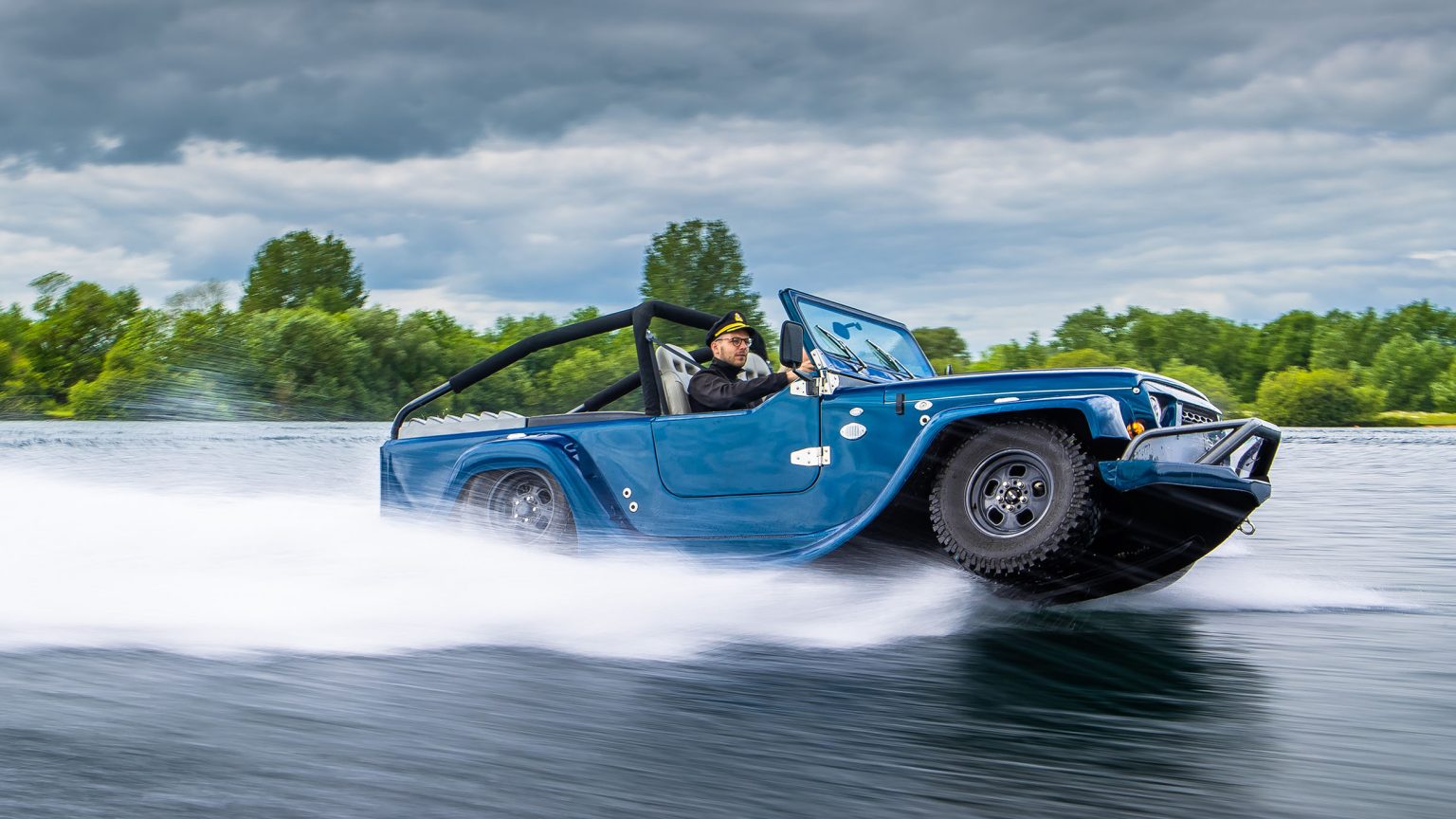 10 Best Cars That Can Float on Water and Drive on Land with Ease - DAX ...