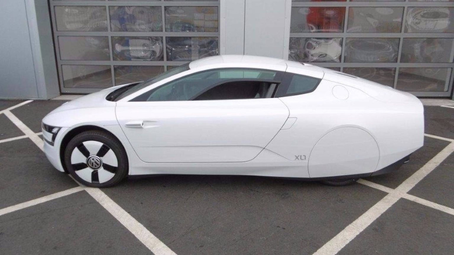 10 Cars That Looked Like Spaceships and Redefined Futuristic Automotive ...