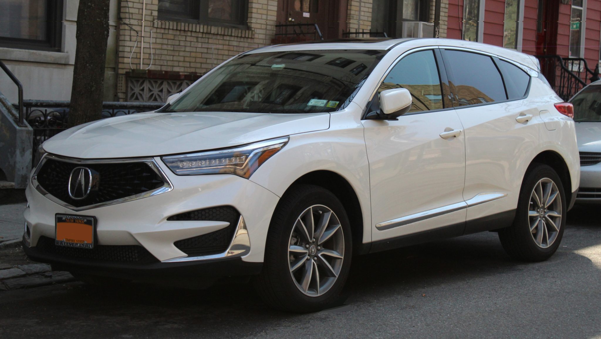 12 High-End SUVs That Have the Lowest Maintenance Costs Over Time - DAX ...