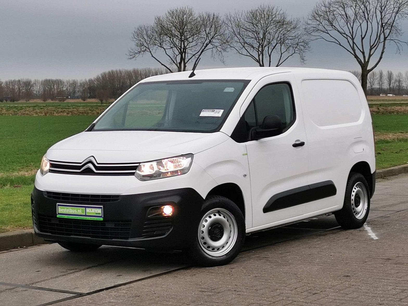10 Premium Cars on Motability for 2025 That You Can Claim - DAX Street