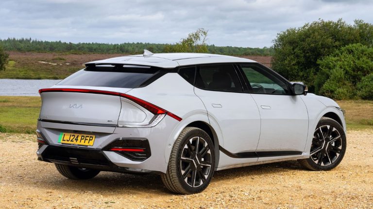 10 Affordable Cars With HUD (Heads-Up Display) That Feels Like a Jet ...
