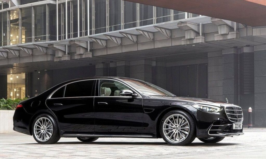 10 Luxury Sedans That Are Still Running Strong After 20 Years - DAX Street