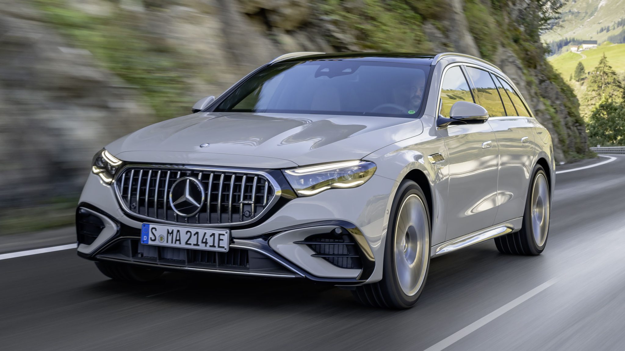 12 Plug-In Hybrid Cars with the Longest Electric Range in 2025 - DAX Street