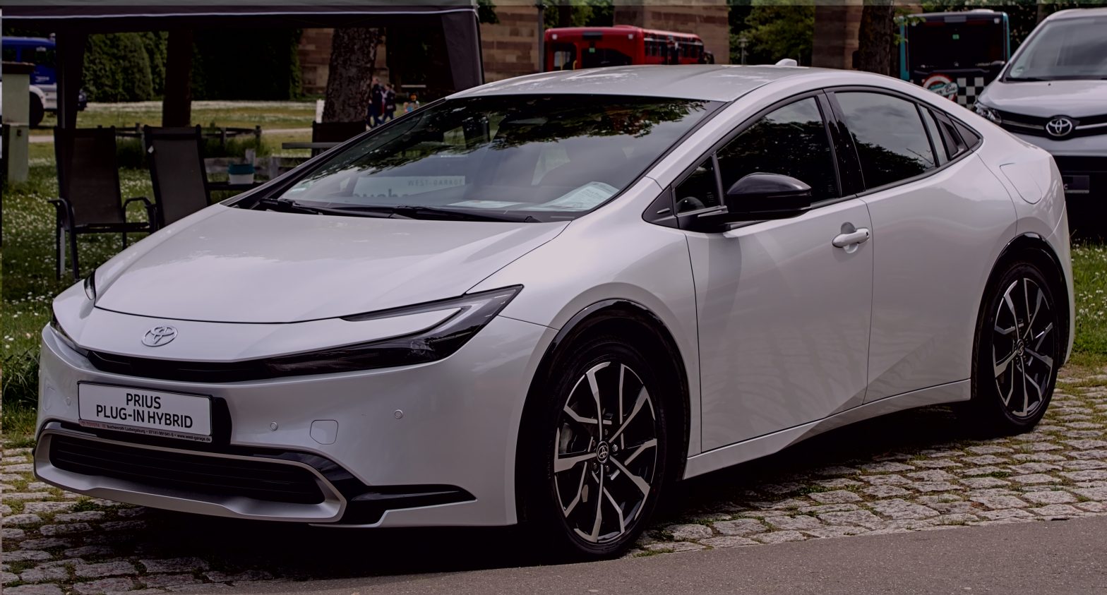 12 Plug-In Hybrid Cars with the Longest Electric Range in 2025 - DAX Street