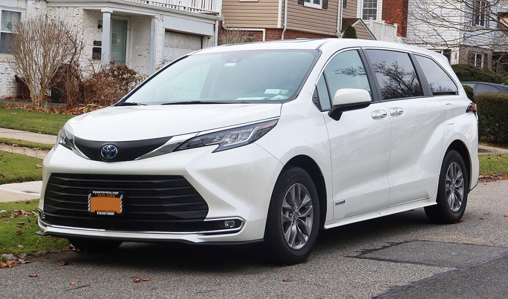 5 Minivans Offering the Most Spacious Interiors in the USA - DAX Street