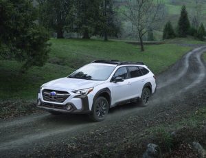 5 Cars With Center Consoles That Are Functional And 5 That Are Just ...