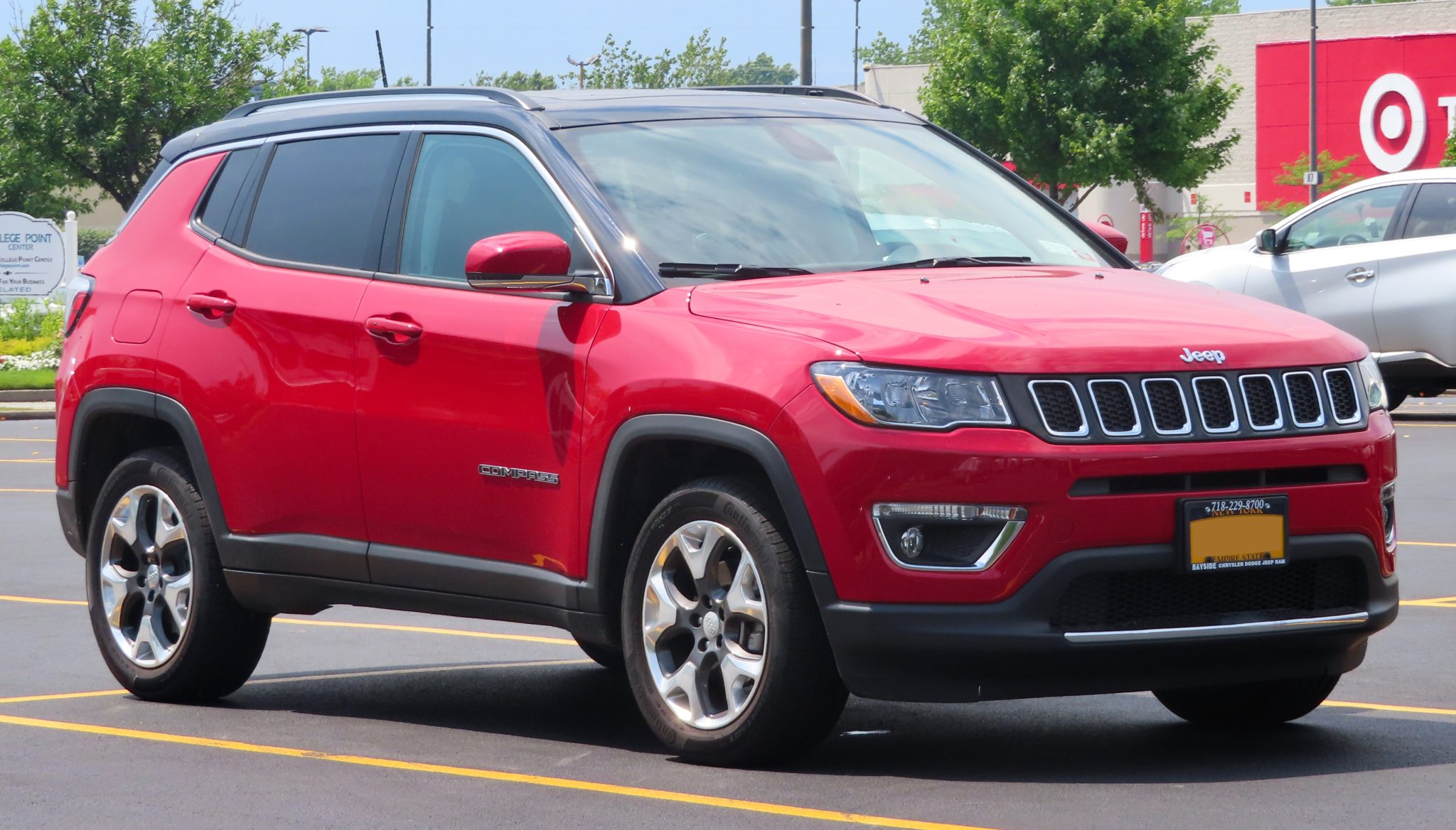 5 SUVs With Best Panoramic Roofs And 5 With Small Sunroofs - DAX Street
