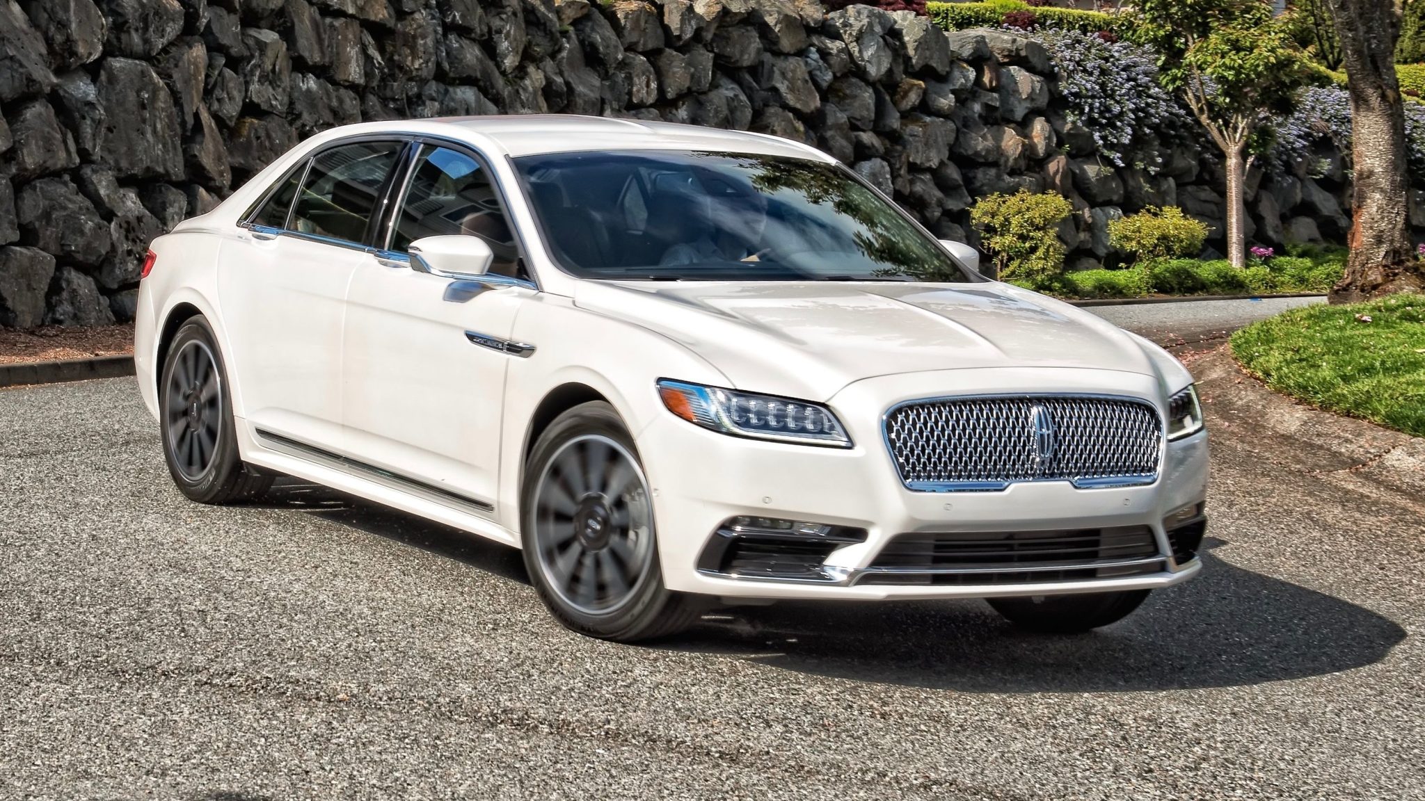 10 Sedans With Spacious Rear Legroom Despite Small Exteriors That Don’t ...