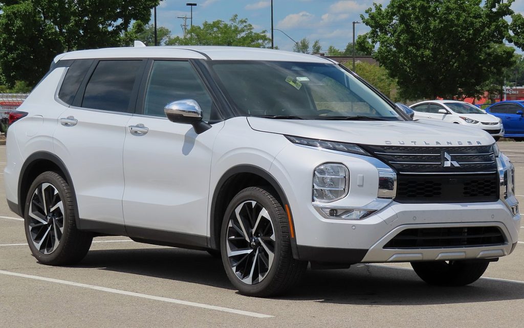 10 Compact Cars With Spacious Trunks That Fit Full-Size Luggage with ...