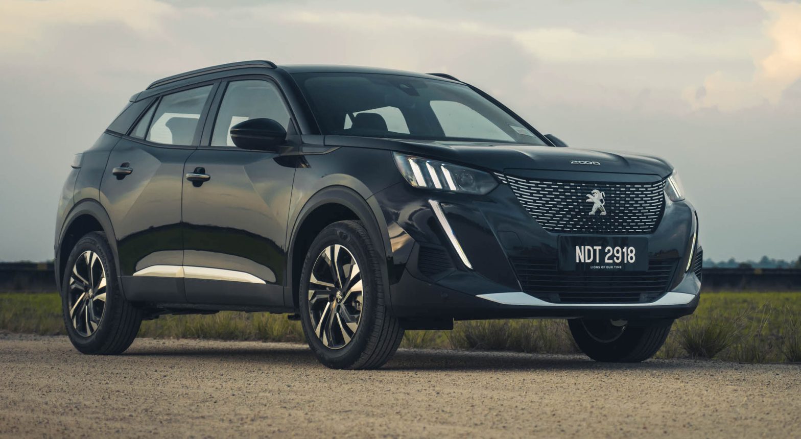5 SUVs With Best Water-fording Depth And 5 With Low Clearance - DAX Street