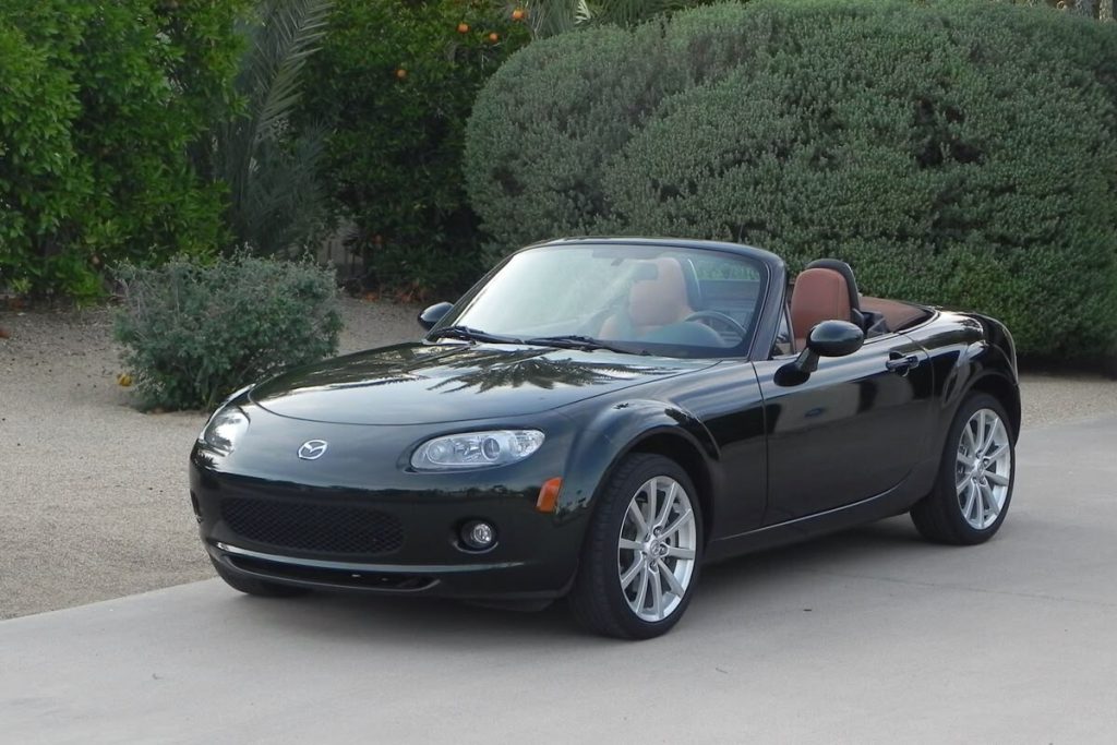 5 Cars With No Common Engine Problems and 5 That Have Known Engine ...