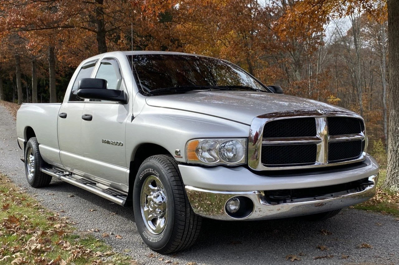 5 Trucks That Run Strong Even With 300K Miles and 5 That Break Long ...
