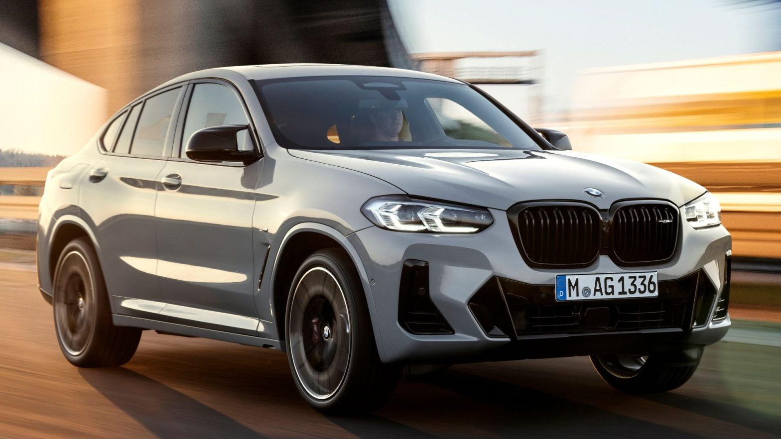 5 SUVs With the Most Headroom and 5 With Tight Ceilings - DAX Street