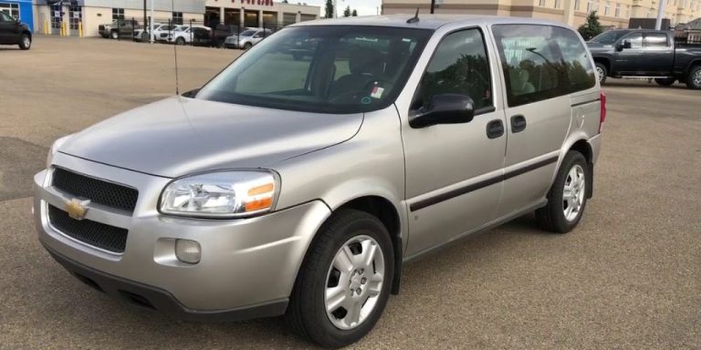 5 Minivans With Decade-Long Lifespans and 5 That Constantly Visit Shops ...