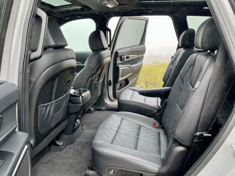5 SUVs With the Most Headroom and 5 With Tight Ceilings - DAX Street