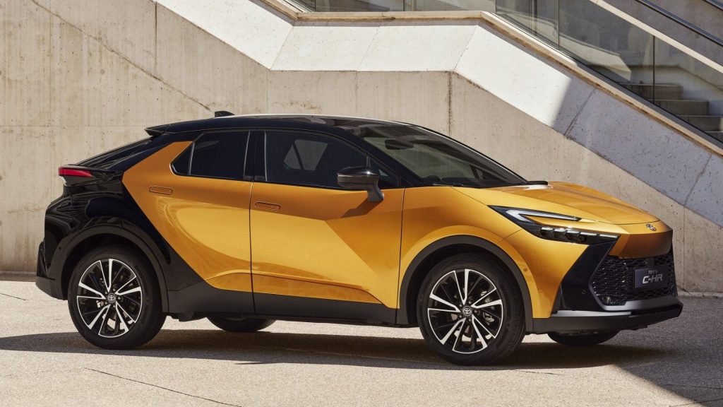 5 SUVs With the Most Headroom and 5 With Tight Ceilings - DAX Street