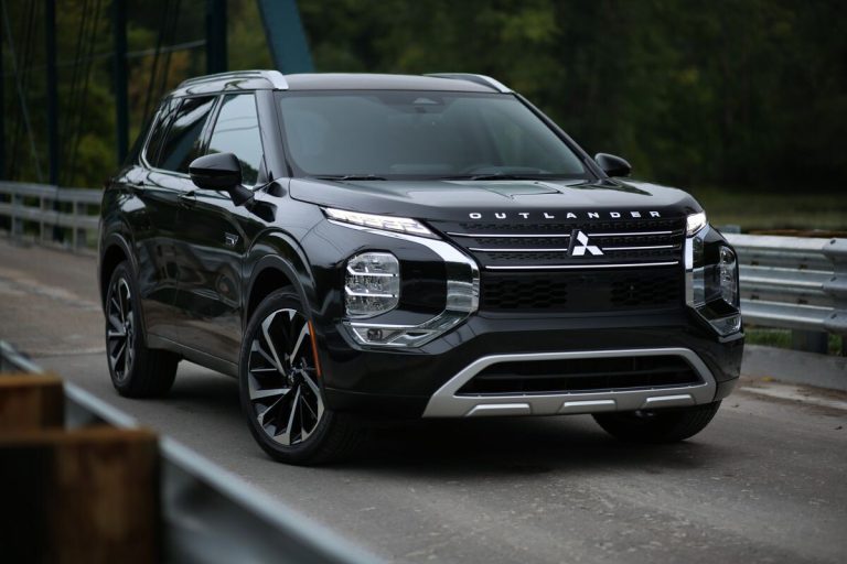 5 SUVs with Best Parking Assist and 5 with Blind Spots - DAX Street
