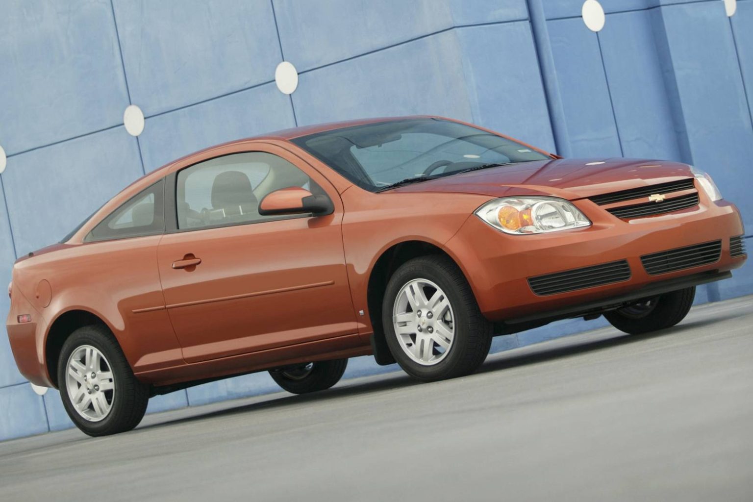 5 Cars with Reinforced Subframes vs 5 with Cracked Rails - DAX Street