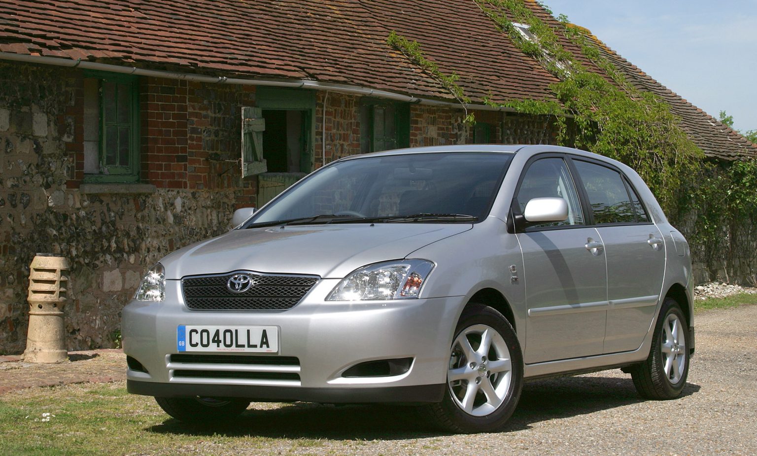5 Cars That Still Run Strong on Conventional Oil and 5 That Require ...