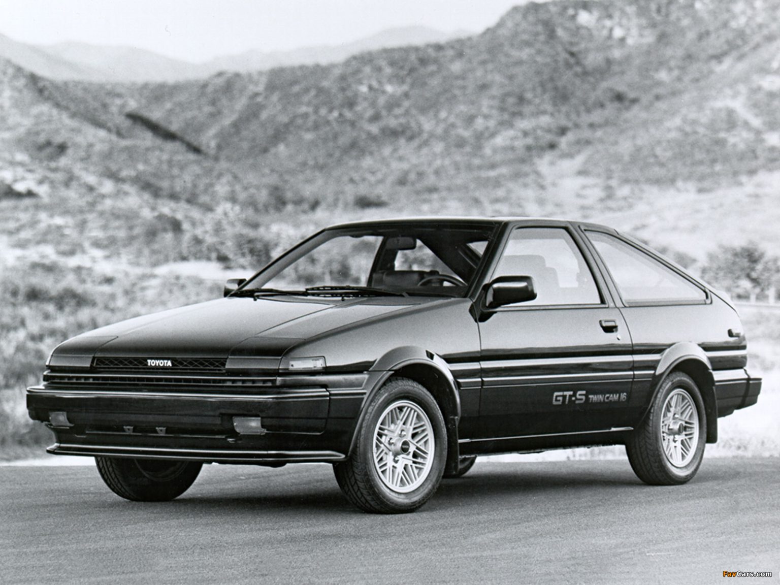 10 Classic Hatchbacks That Defined the ’80s and ’90s - DAX Street