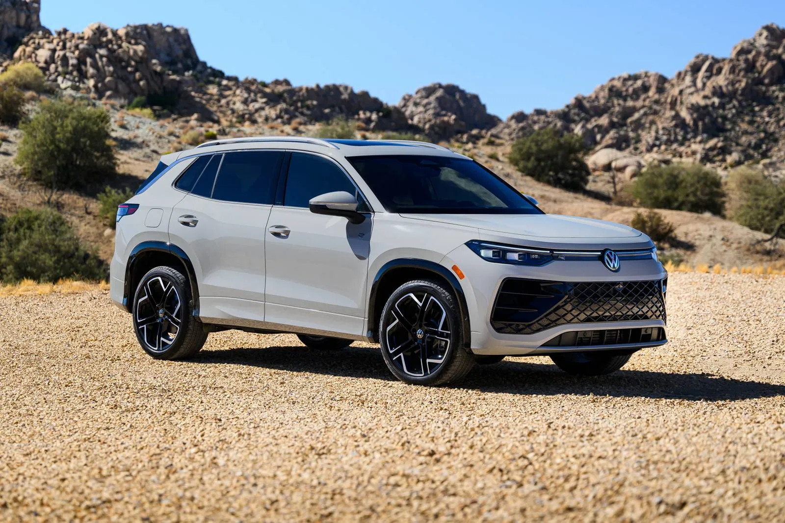 6 Compact SUVs That Feel Planted at 75 Mph vs 6 That Float - DAX Street