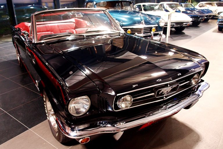10 Smallest V8 Engines in Production Cars Ever - DAX Street